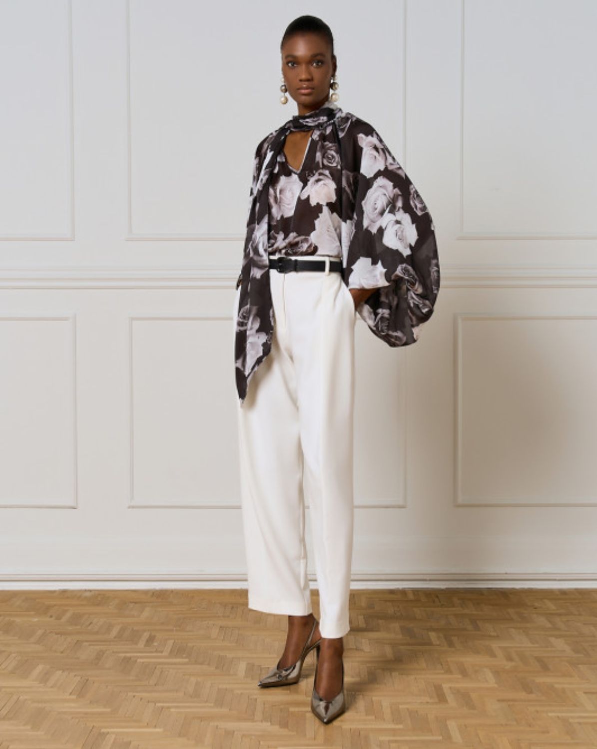 Access High-Waist Carrot Pants Off White online kopen bij LDH Moda. 54 ...